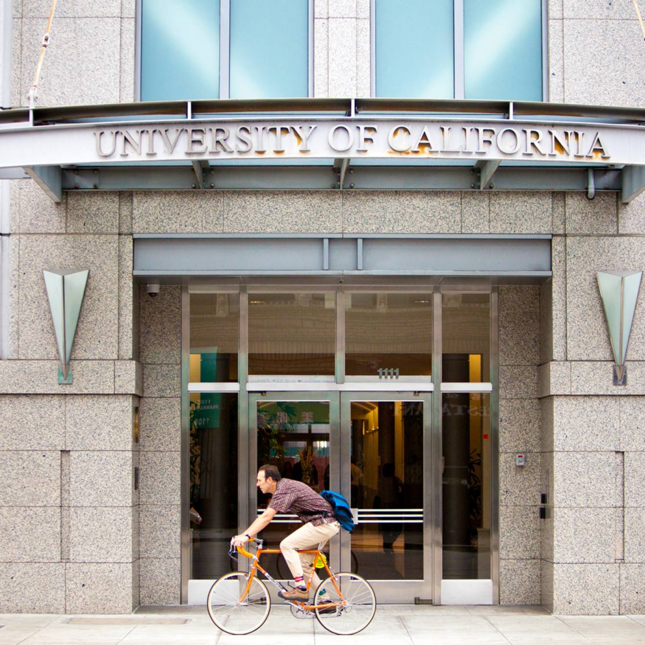 UC students tour peach farm, meet with President Napolitano ...